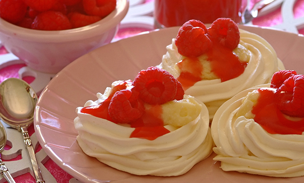 Meringue Baskets for Mother’s Day Recipe | Bake with Stork