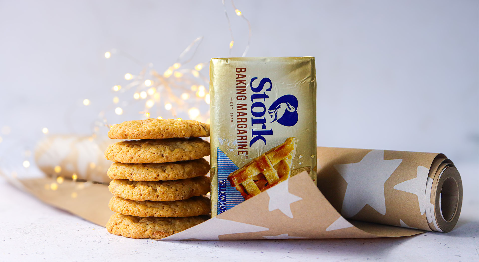 Santas Caramelised White Chocolate Oatmeal Cookies - Stork